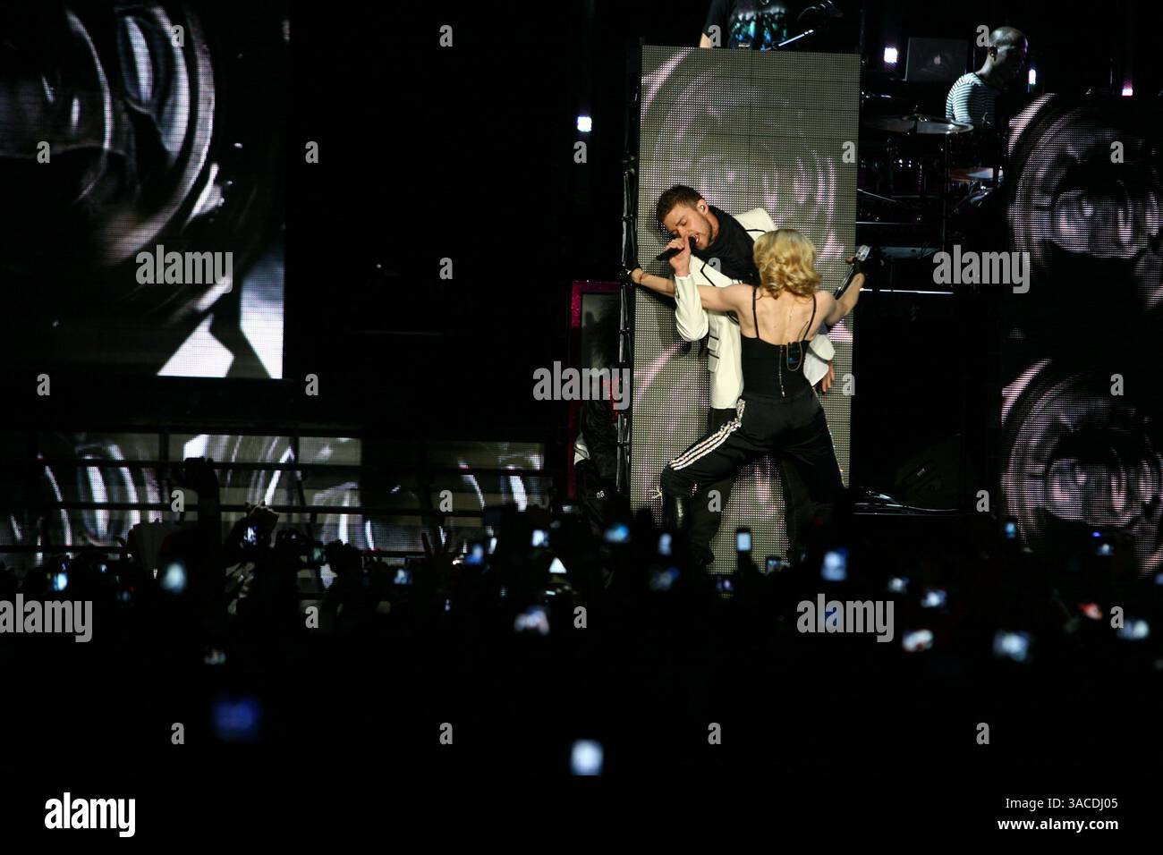 Apr 30, 2008 - Manhattan, New York, USA - MADONNA gave a 'secret ...