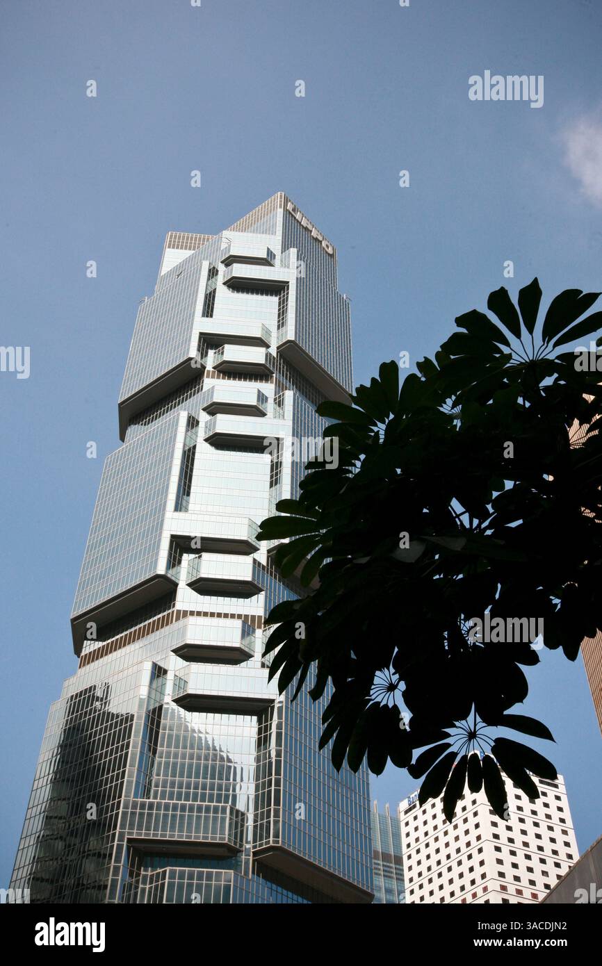 Jan 19, 2008 - Hong Kong, China - The Lippo Centre is a pair of twin ...