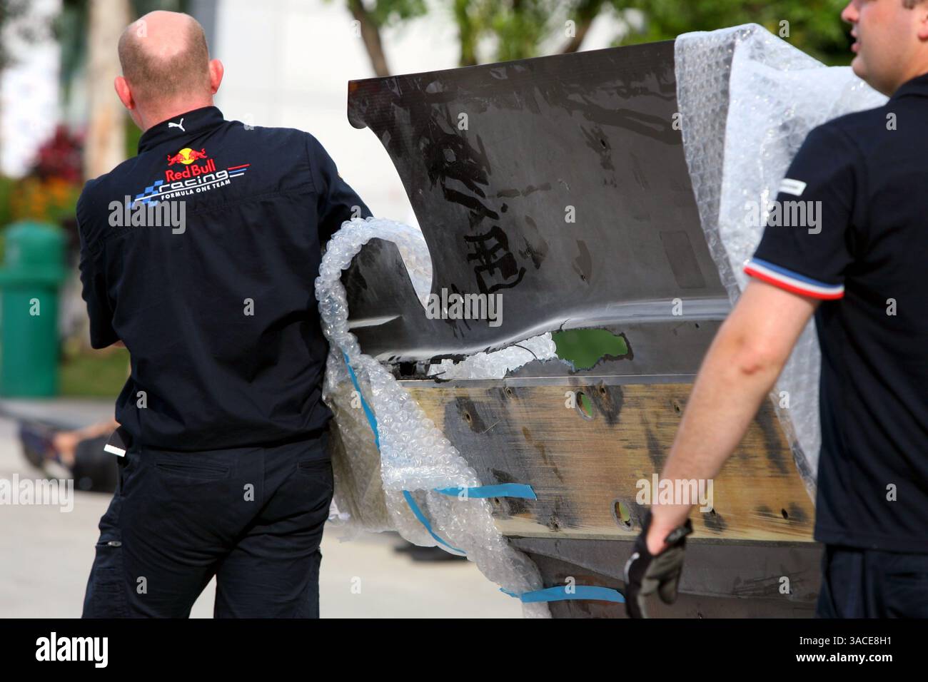 Red bull f1 car floor hi-res stock photography and images - Alamy