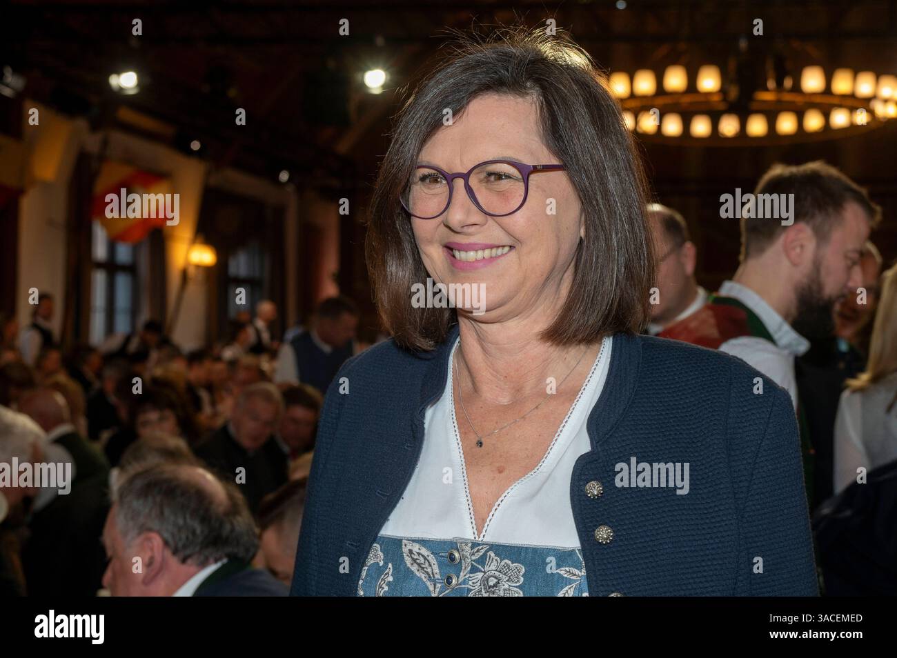 Muenchen, Maibockanstich im Hofbraeuhaus, Ehrengaeste , Ilse Aigner ...
