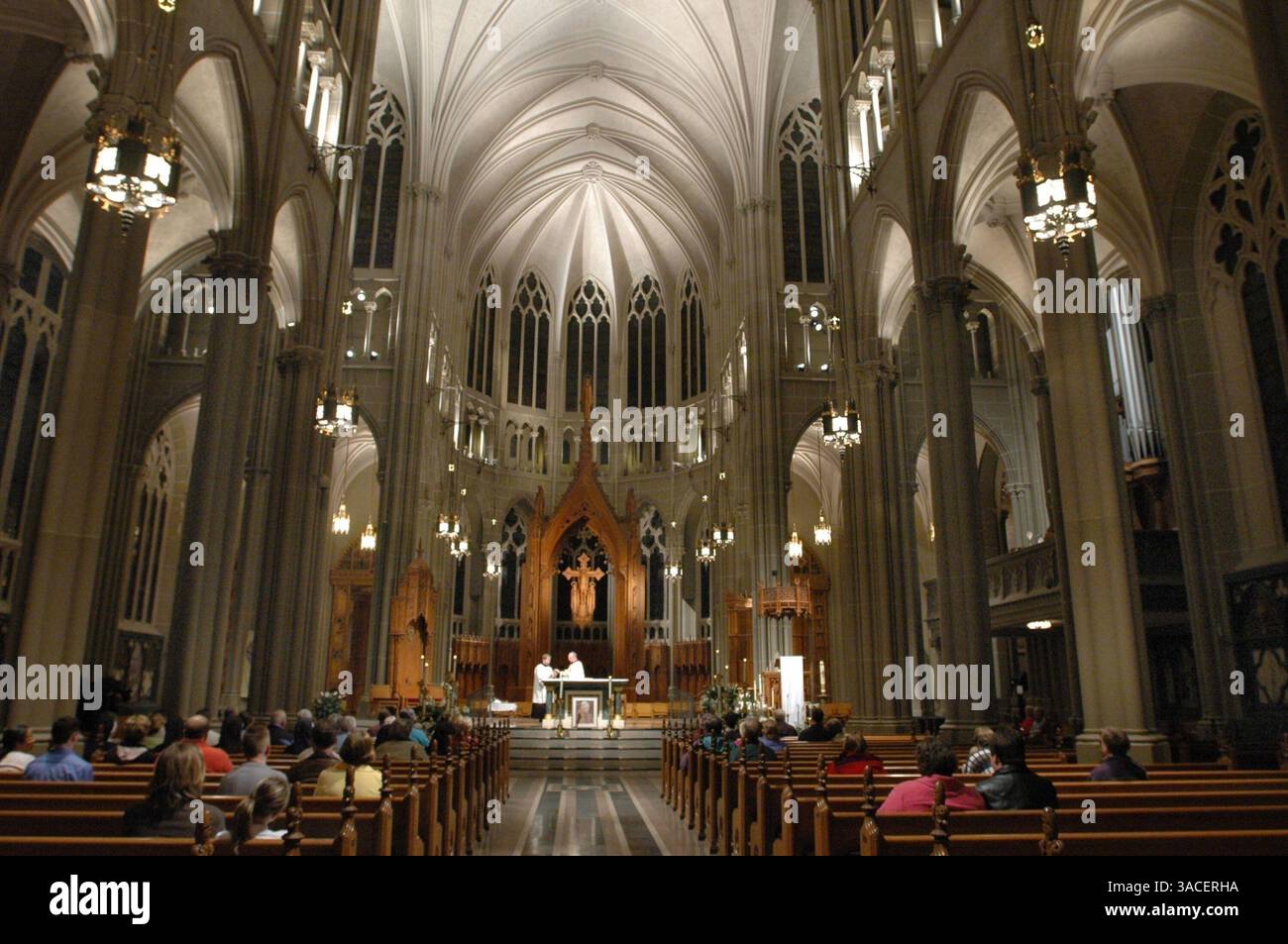 Apr 01, 2005 - Ft. Wright, Kentucky, USA - The Catholic faithful attend ...