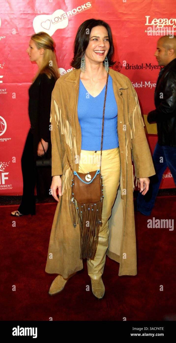 Feb 14, 2002 - Hollywood, California, USA - Terry Farrell arrives at ...