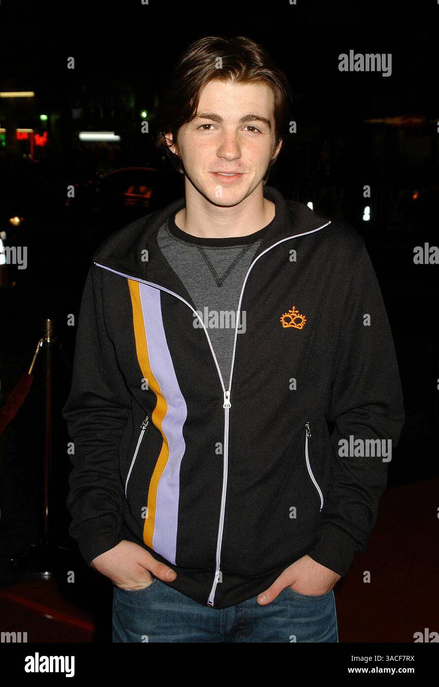 Drake bell 2003 hi-res stock photography and images - Alamy