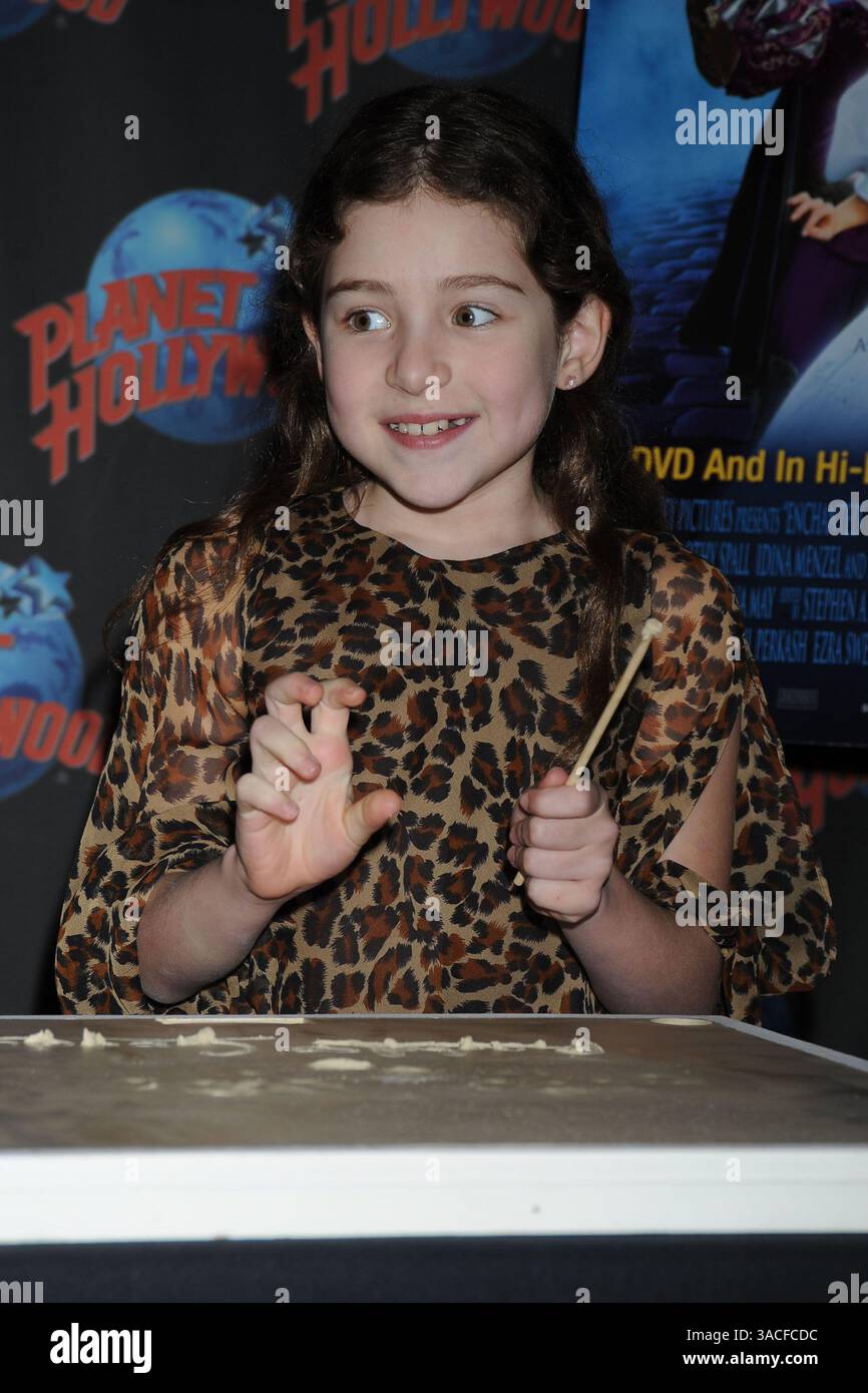 March 18 2008, New York City Actress Rachel Covey poses maked a ...