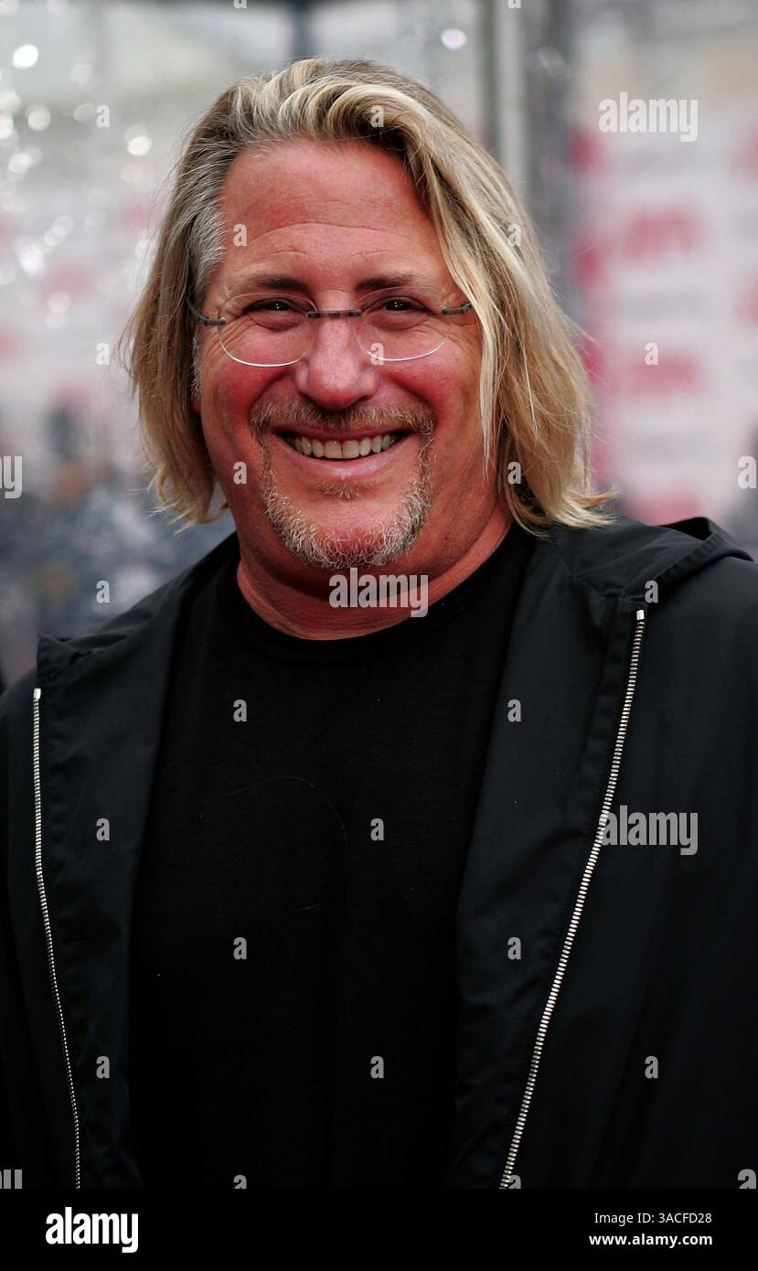 Jan 09, 2005 - Hollywood, California, USA - Brian Levant - The 'Are We ...