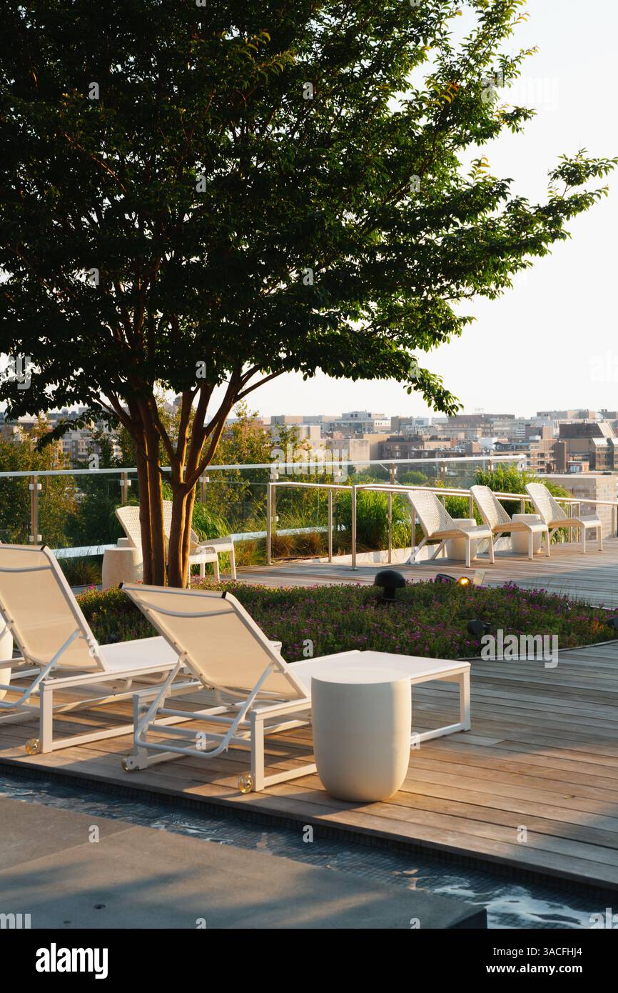 Rooftop outdoor living area hi-res stock photography and images - Alamy