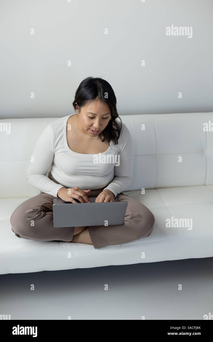 Vertical image diverse female hi-res stock photography and images - Alamy