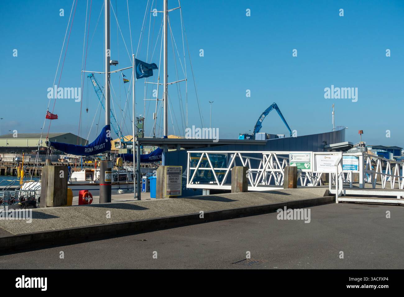 The quay at poole hi-res stock photography and images - Alamy