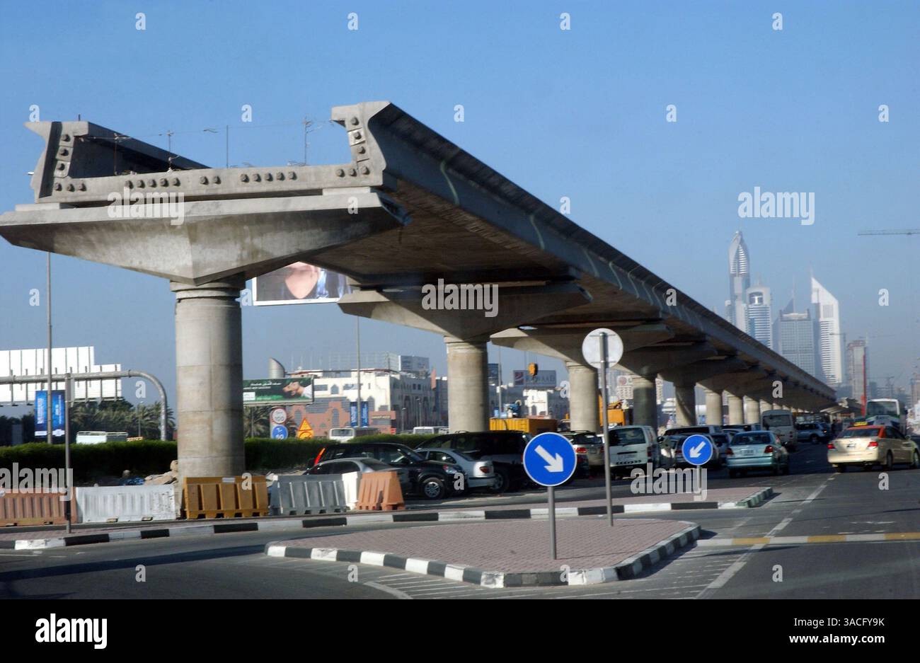 Feb 19, 2008 - Dubai, United Arab Emirates - Construction of the Dubai ...