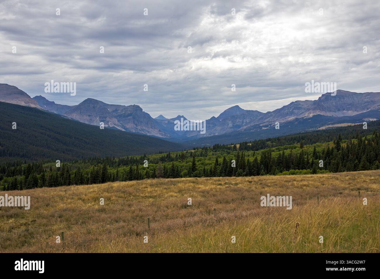 Sinopah mountain hi-res stock photography and images - Alamy