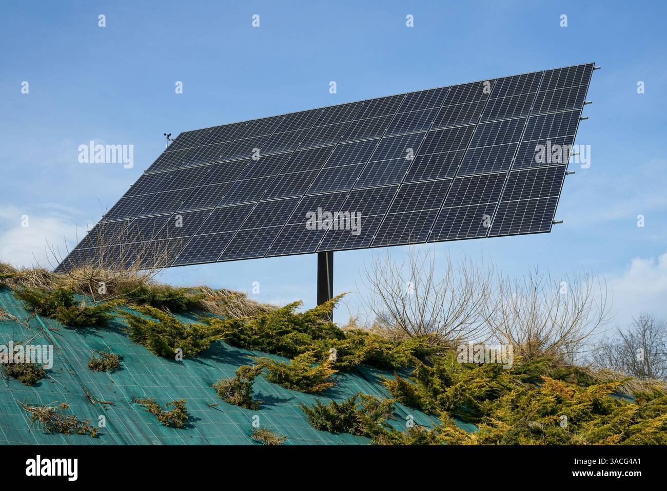 Solar Panel with Adjustable Tracking System Stock Photo - Alamy