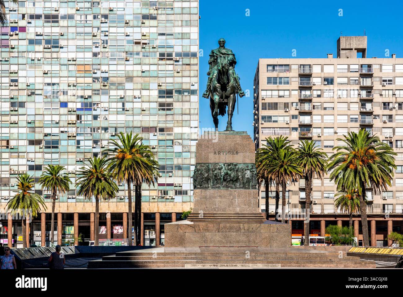 Statue of Jose Artigas On Horseback In Plaza Independencia, Montevideo ...