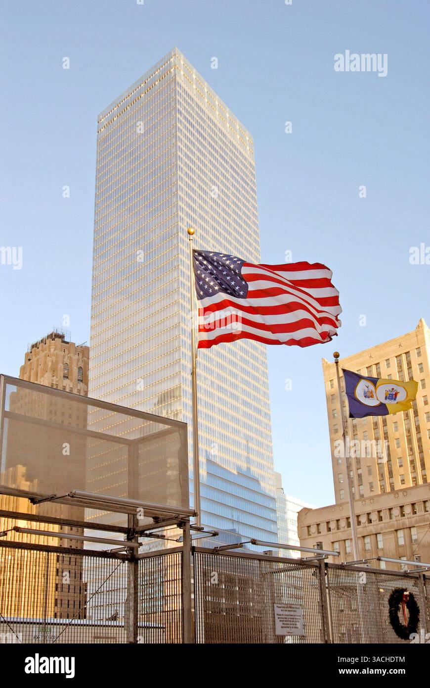 Jan 11, 2006 - New York, USA - The new 7 World Trade Center was built ...