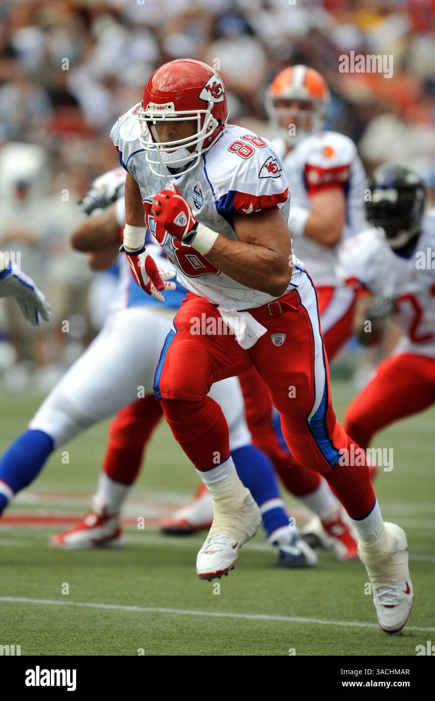 Tony gonzalez kansas city chiefs hi-res stock photography and images ...