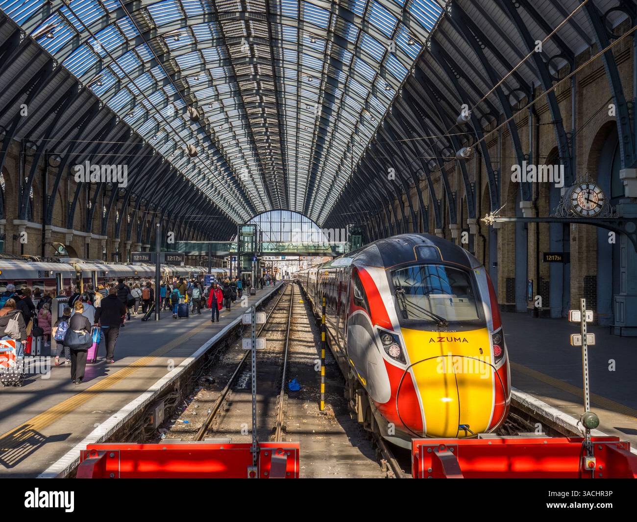 LNER Azuma Train, Kings Cross, Railway Station, London, England, UK, GB ...