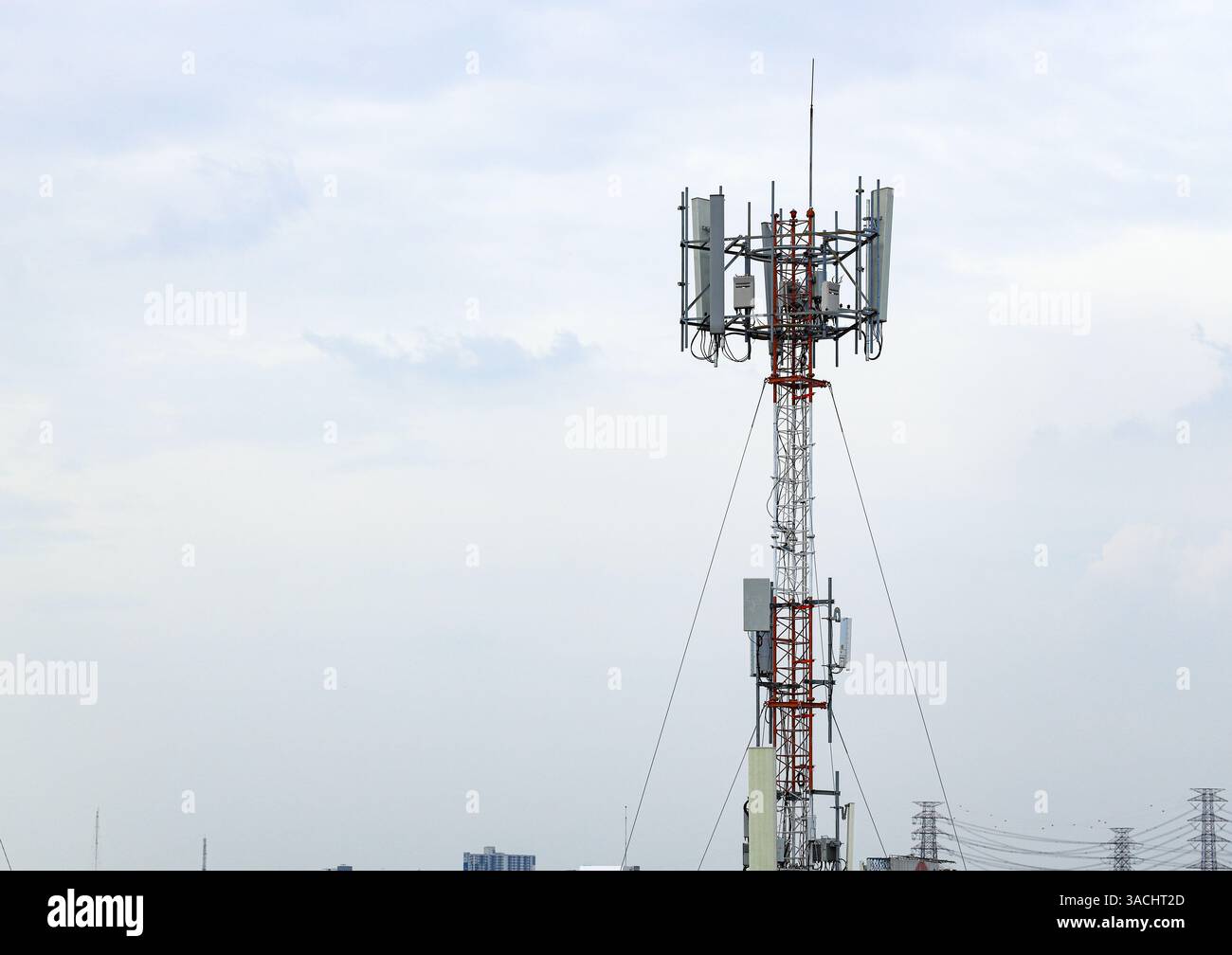 Wireless Communication Antenna pole, Mobile phone mast antenna pole on ...