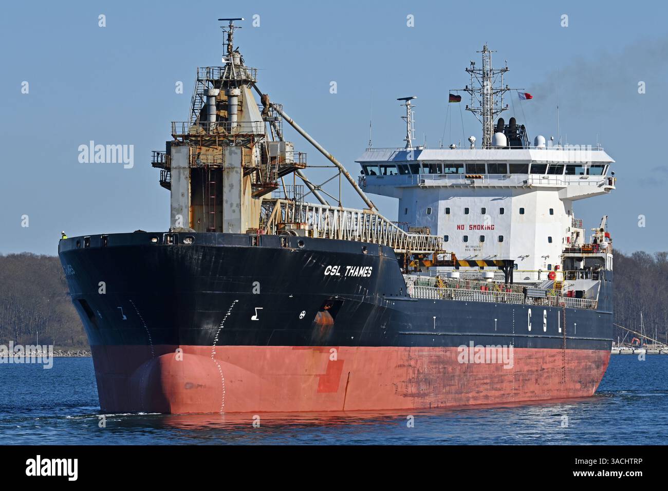Self-Discharging Bulk Carrier CSL THAMES at the port of Kiel Stock ...