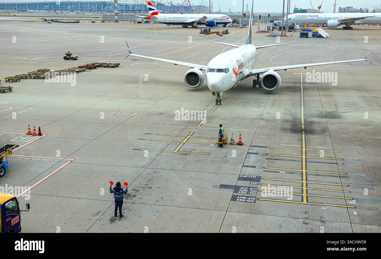 Airliner marshalling aviation supervisor hi-res stock photography and ...
