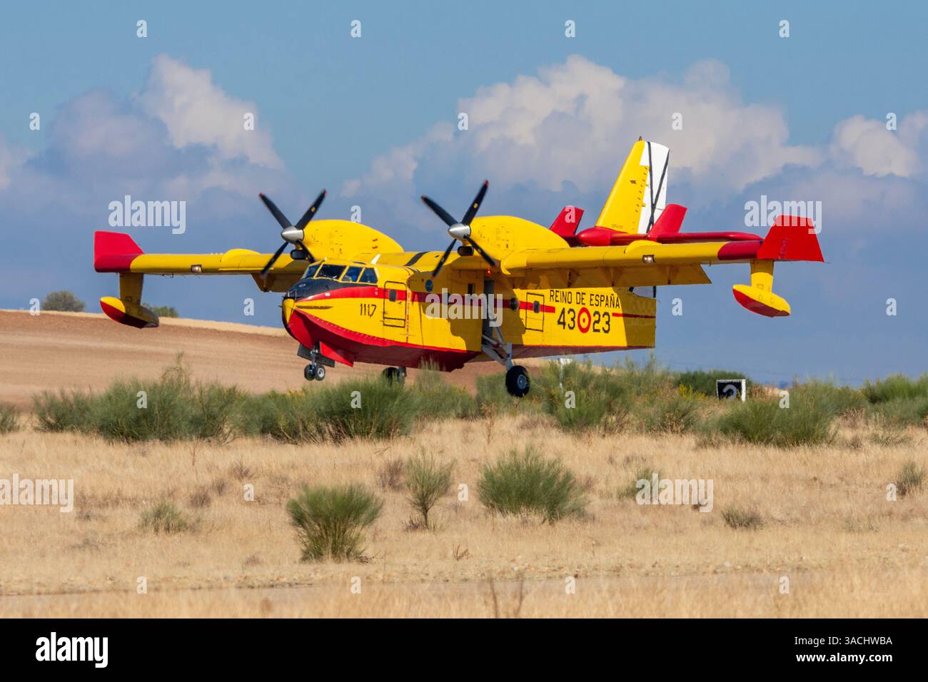 Bombero bombero avion hi-res stock photography and images - Alamy