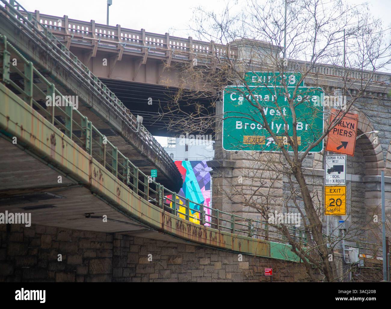 Brooklyn Bridge sign at the approach of the bridge in Brooklyn, NY ...