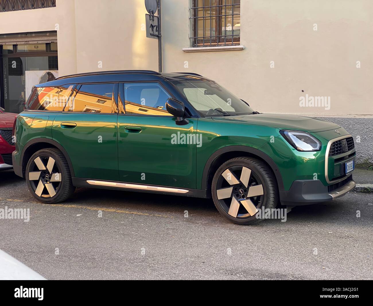Mini countryman 2008 hi-res stock photography and images - Alamy