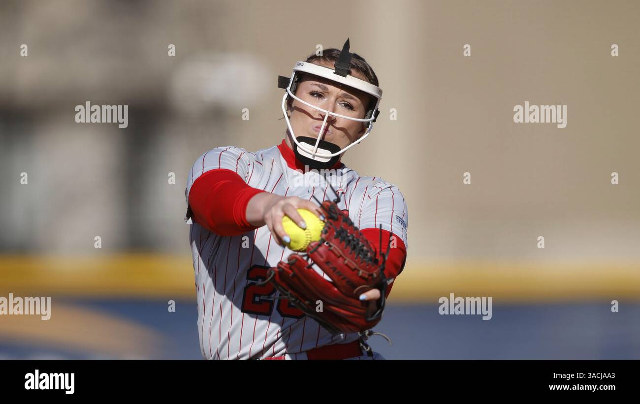 Youngstown State's Autumn Behlke pitches during an NCAA softball game ...
