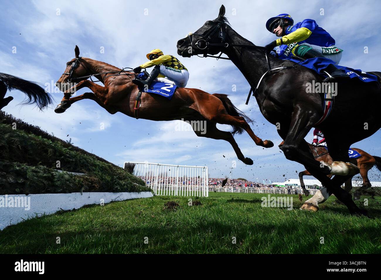 Dancing City ridden by Paul Townend during the Huyton Asphalt Franny ...