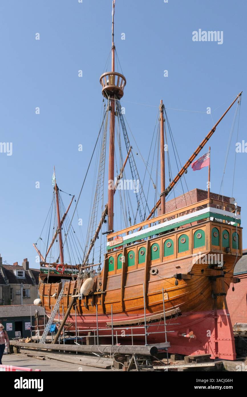 Bristol, UK. 4th Apr, 2025. On an un-seasonally warm day, the sailing ...