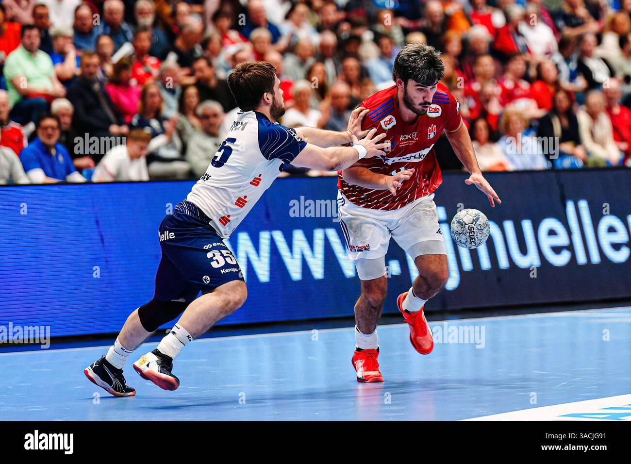 Nicholas Schley (1. VfL Potsdam, #35), Jacob Lassen (Handball Sport ...