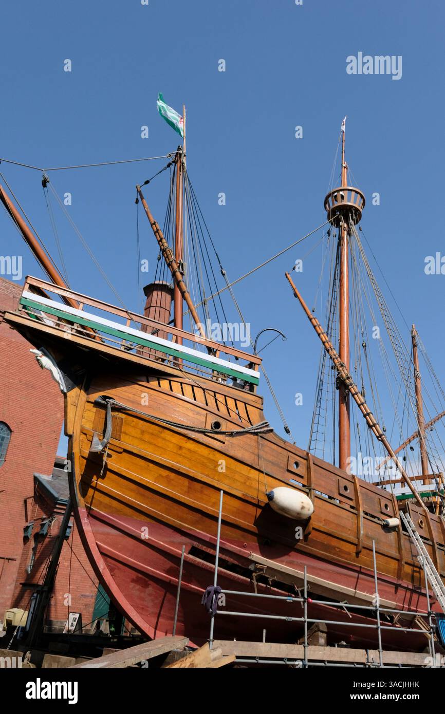 Bristol, UK. 4th April 2025. On an un-seasonally warm day, the sailing ...