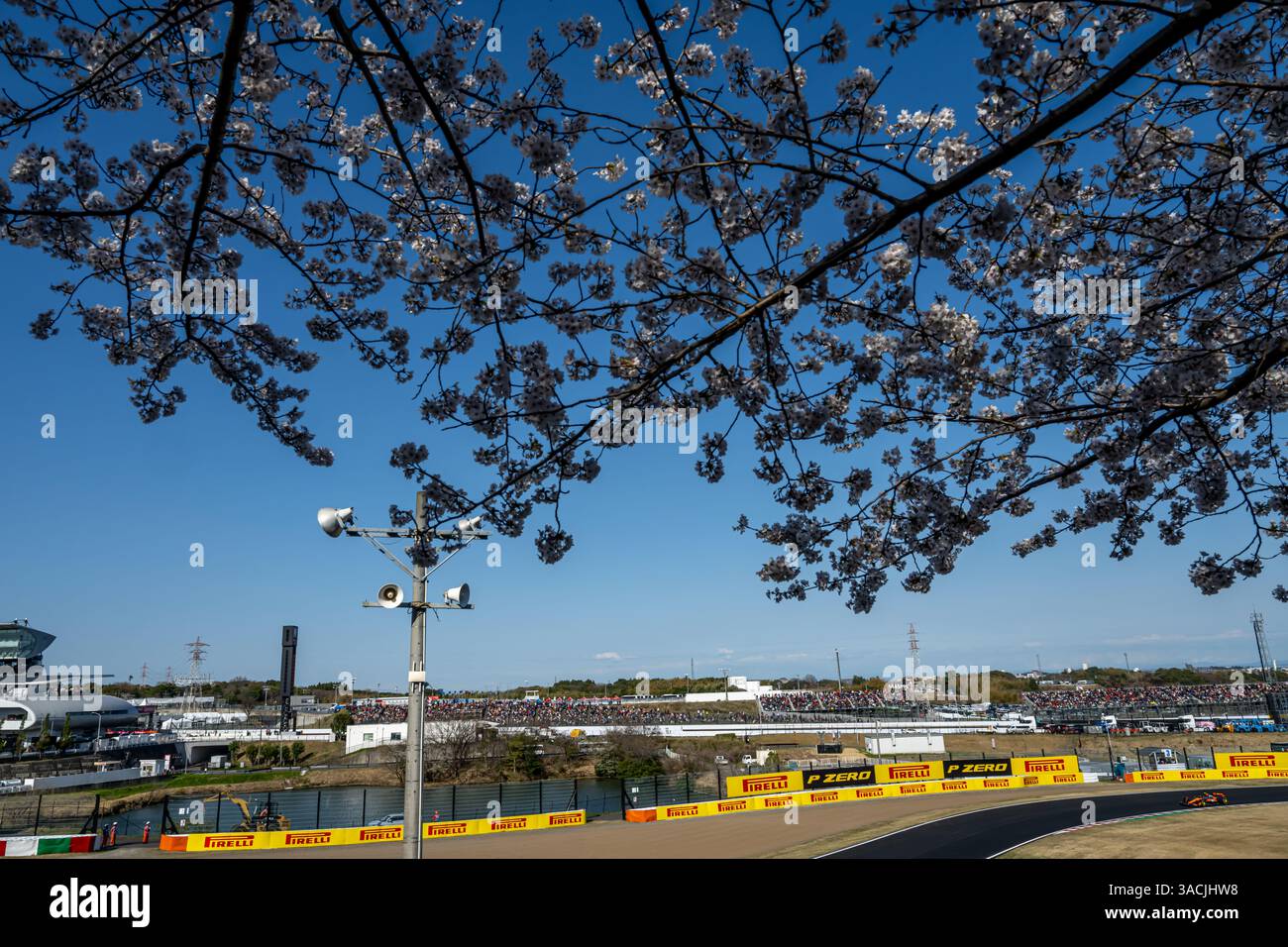 SUZUKA INTERNATIONAL RACING COURSE, JAPAN - APRIL 04: Oscar Piastri, McLaren F1 MCL39 from ...