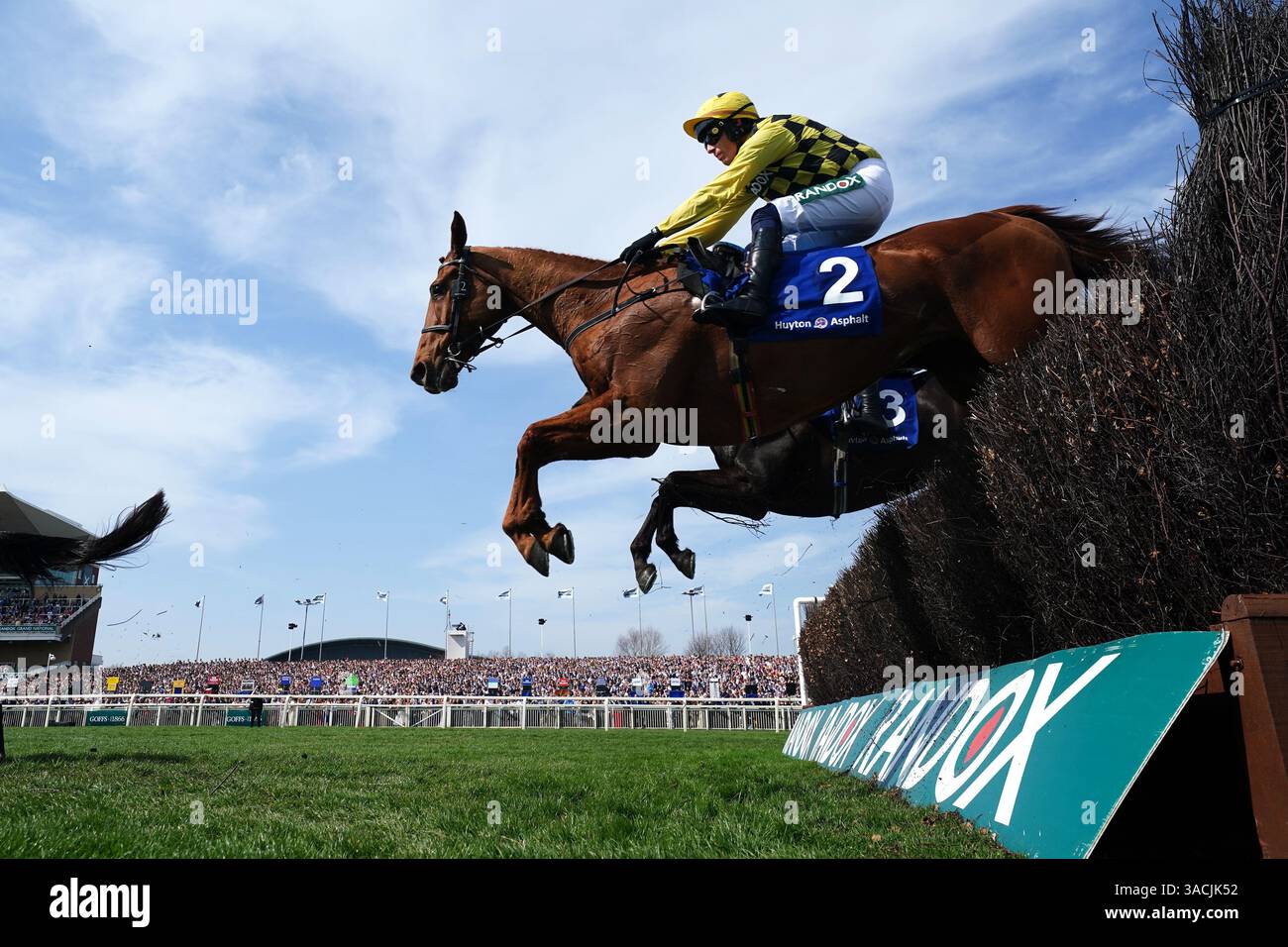 Dancing City ridden by Paul Townend during the Huyton Asphalt Franny ...