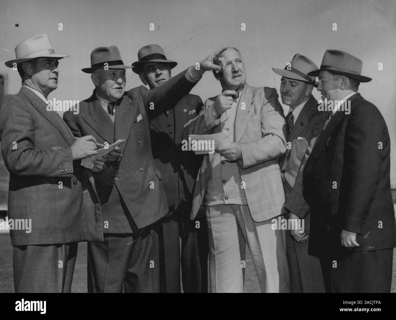 South African expert on outdoor boxing, Mr. Horace Fellows - Smith ...