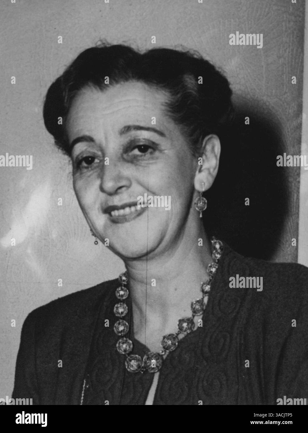 Mrs John Cain, wife premier of Victoria. March 25, 1954 Stock Photo - Alamy