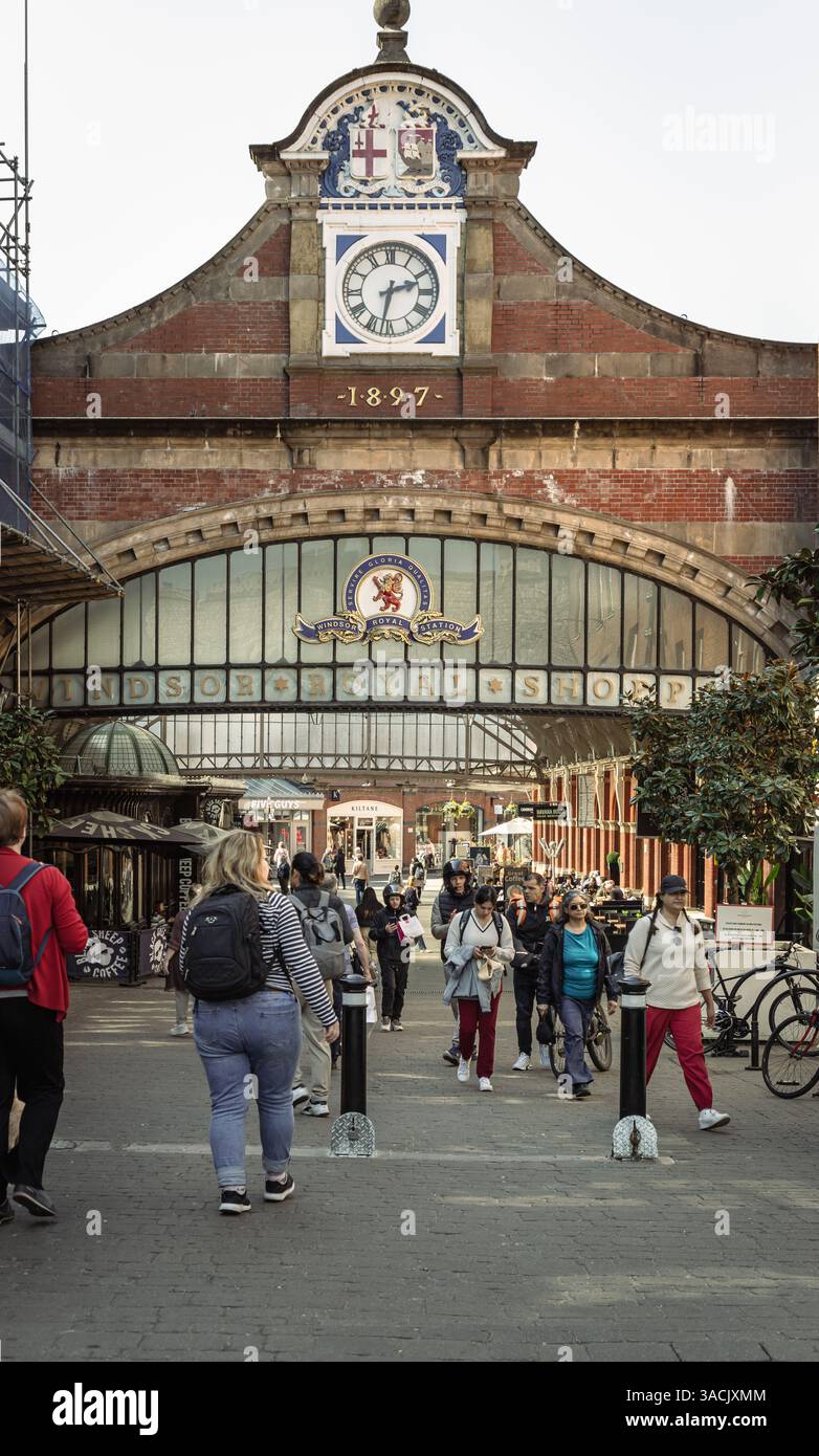 Windsor, England - Apr 3, 2025 - Crowd of People visit Windsor Royal ...