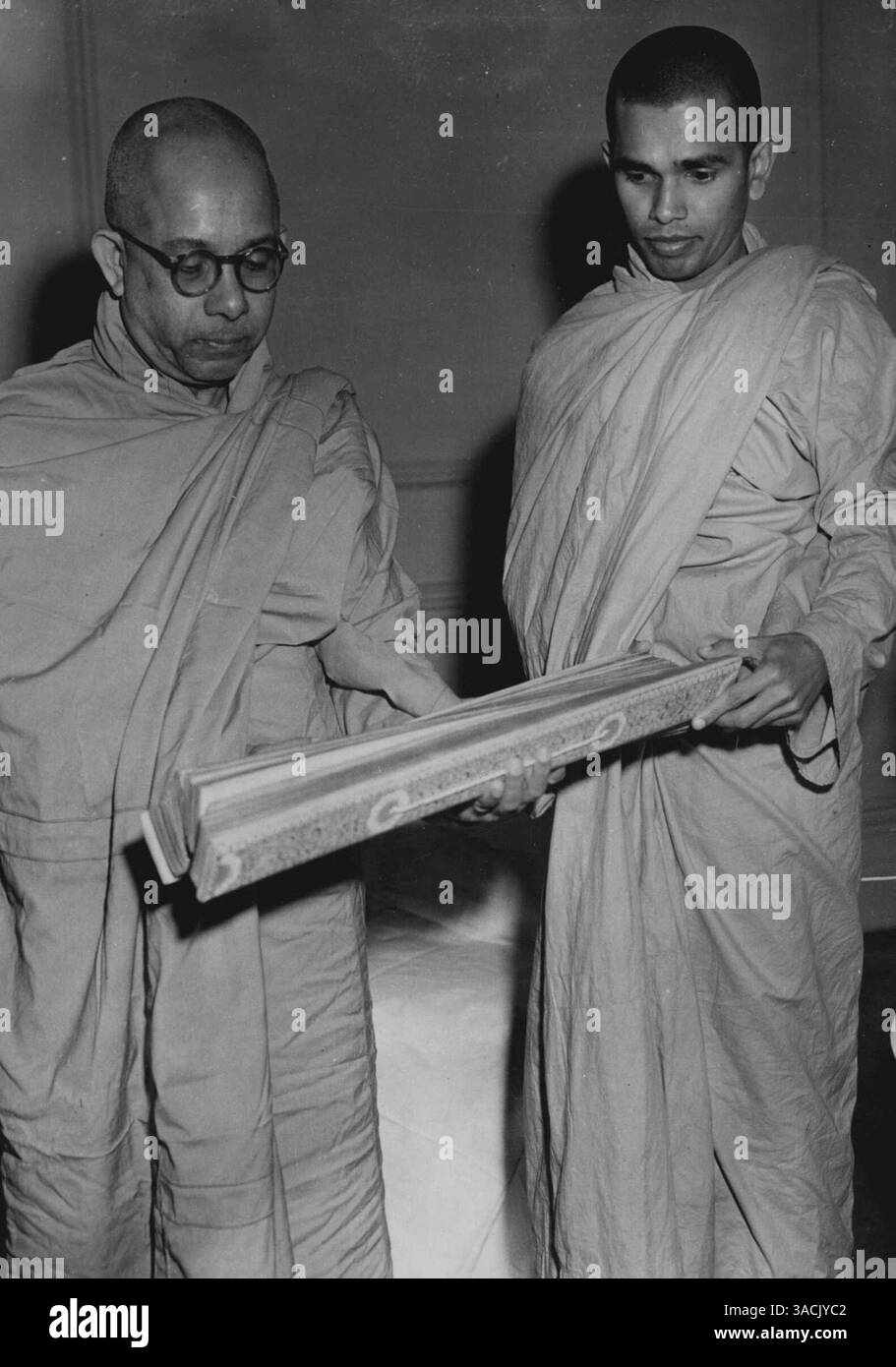 Venerable narada mahathera Black and White Stock Photos & Images - Alamy