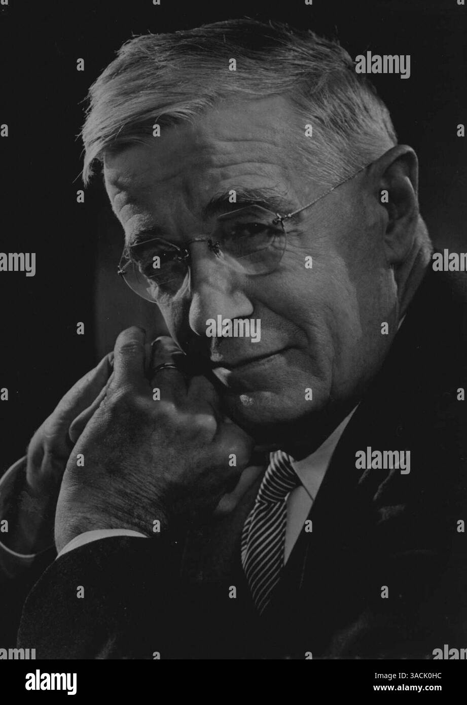 Dr vannevar bush hi-res stock photography and images - Alamy