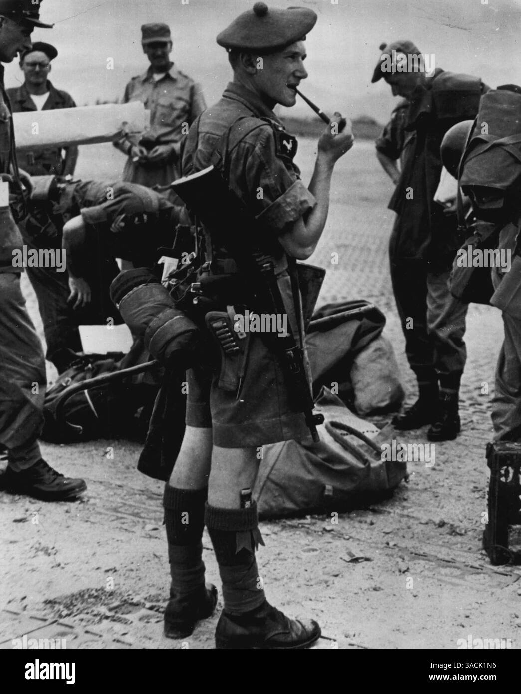 A Scotchman Goes To War -- What the well-dressed Scot wears when he ...