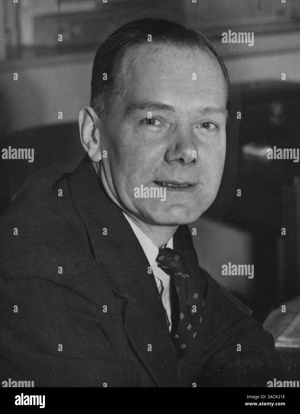 Picture Shows: Burt of the Special Branch. Seen at his desk at Scotland ...