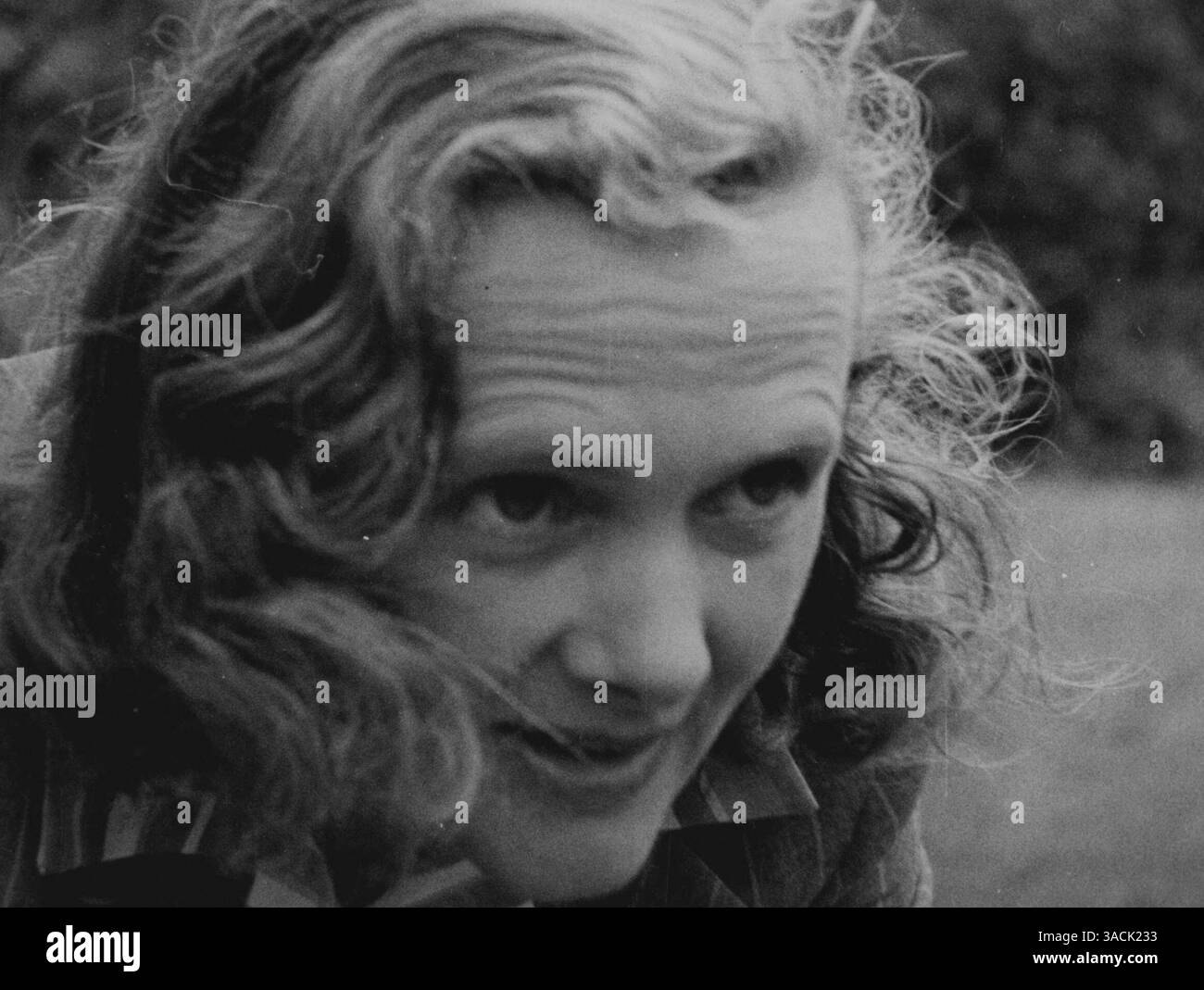 Daphne Du Maurier At Home. Latest Celebrity Spotlighted in New Pathe ...