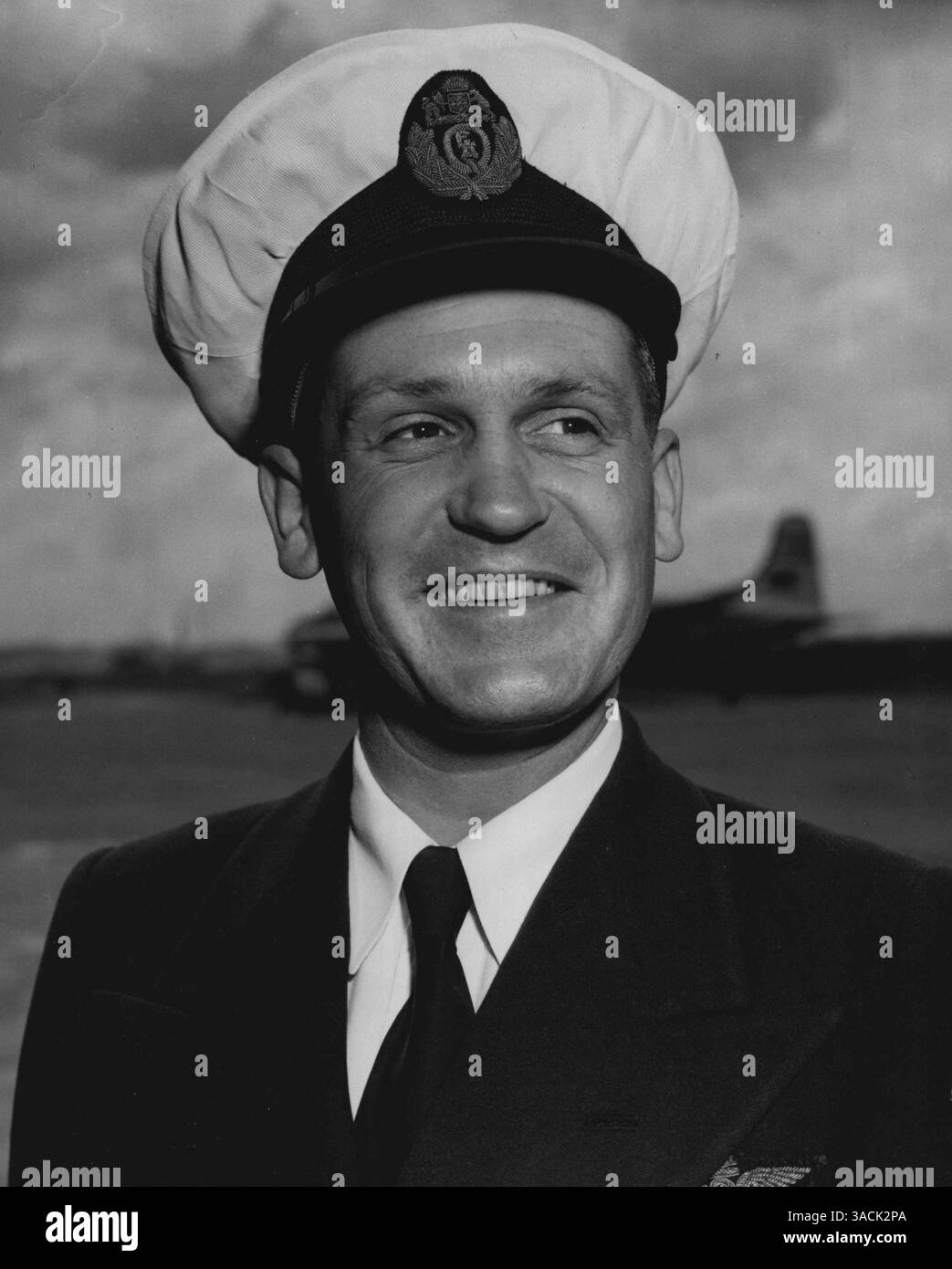 Will Fly In Royal Plane: Captain Ralph Anderson Bruce, Who Will be ...