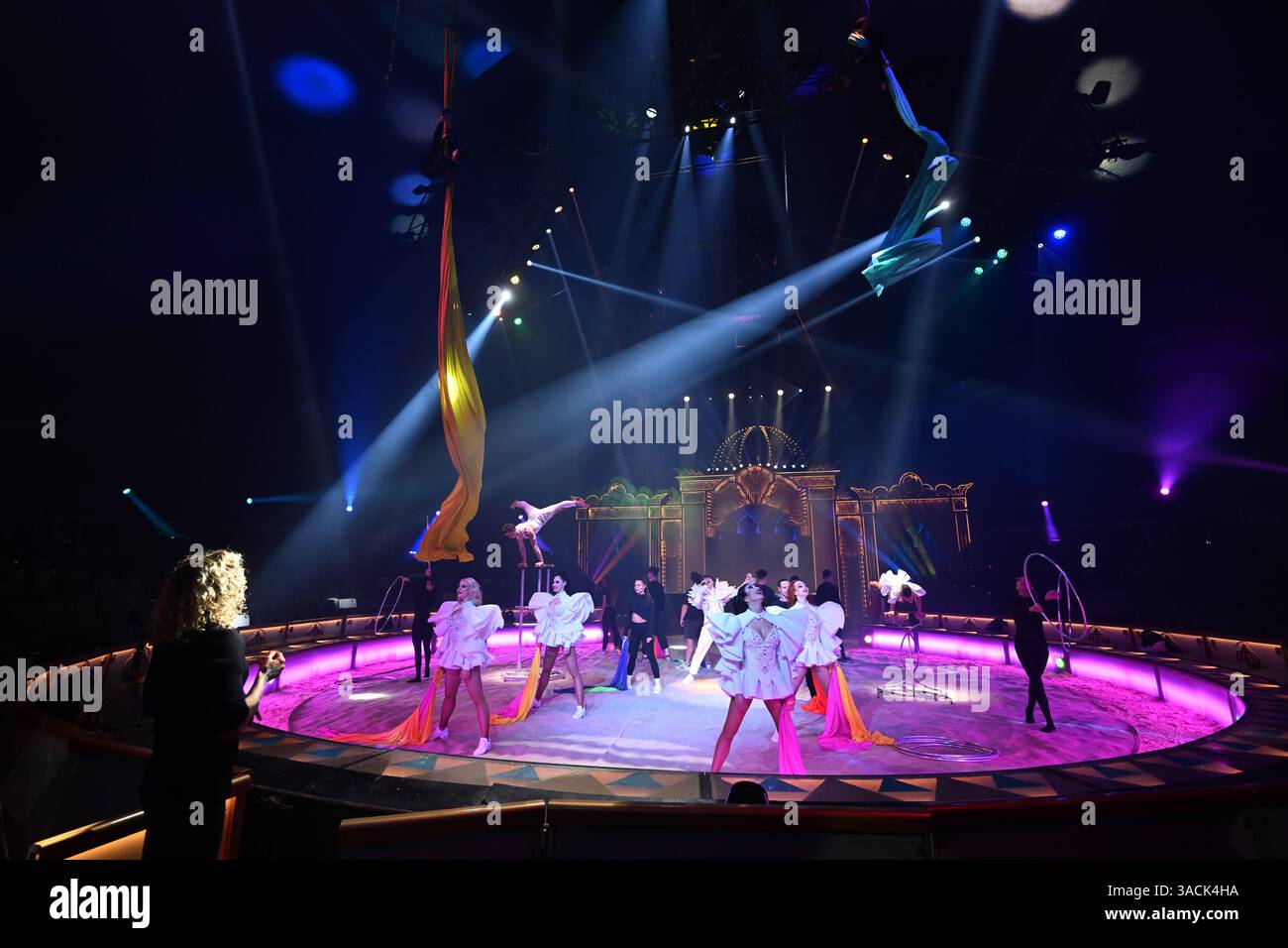 04 April 2025, Bavaria, Munich: Circustheater Bingo stands in the ring ...