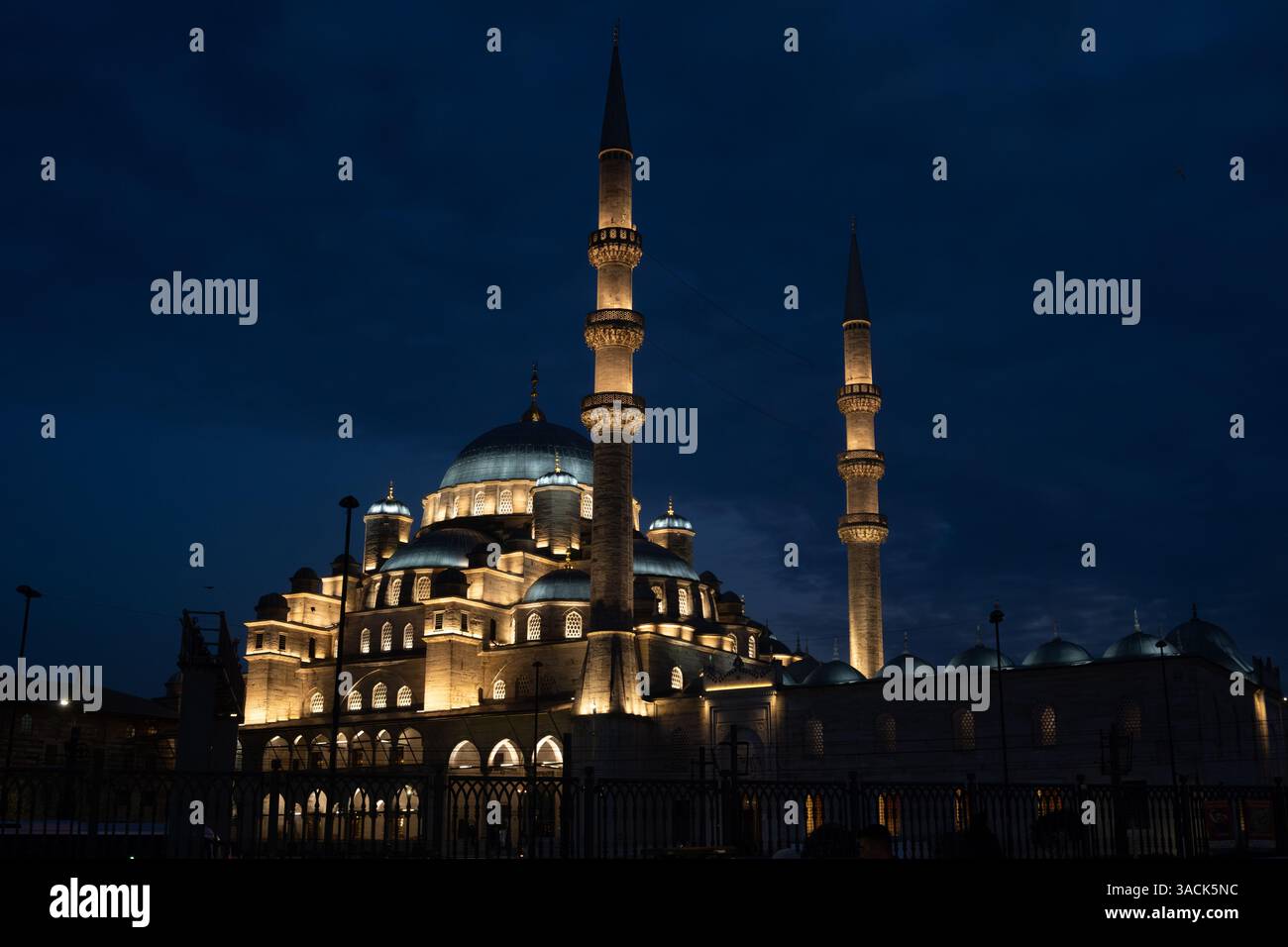 Illuminated Yeni Camii Mosque at Night in Eminönü, Istanbul - Historic ...