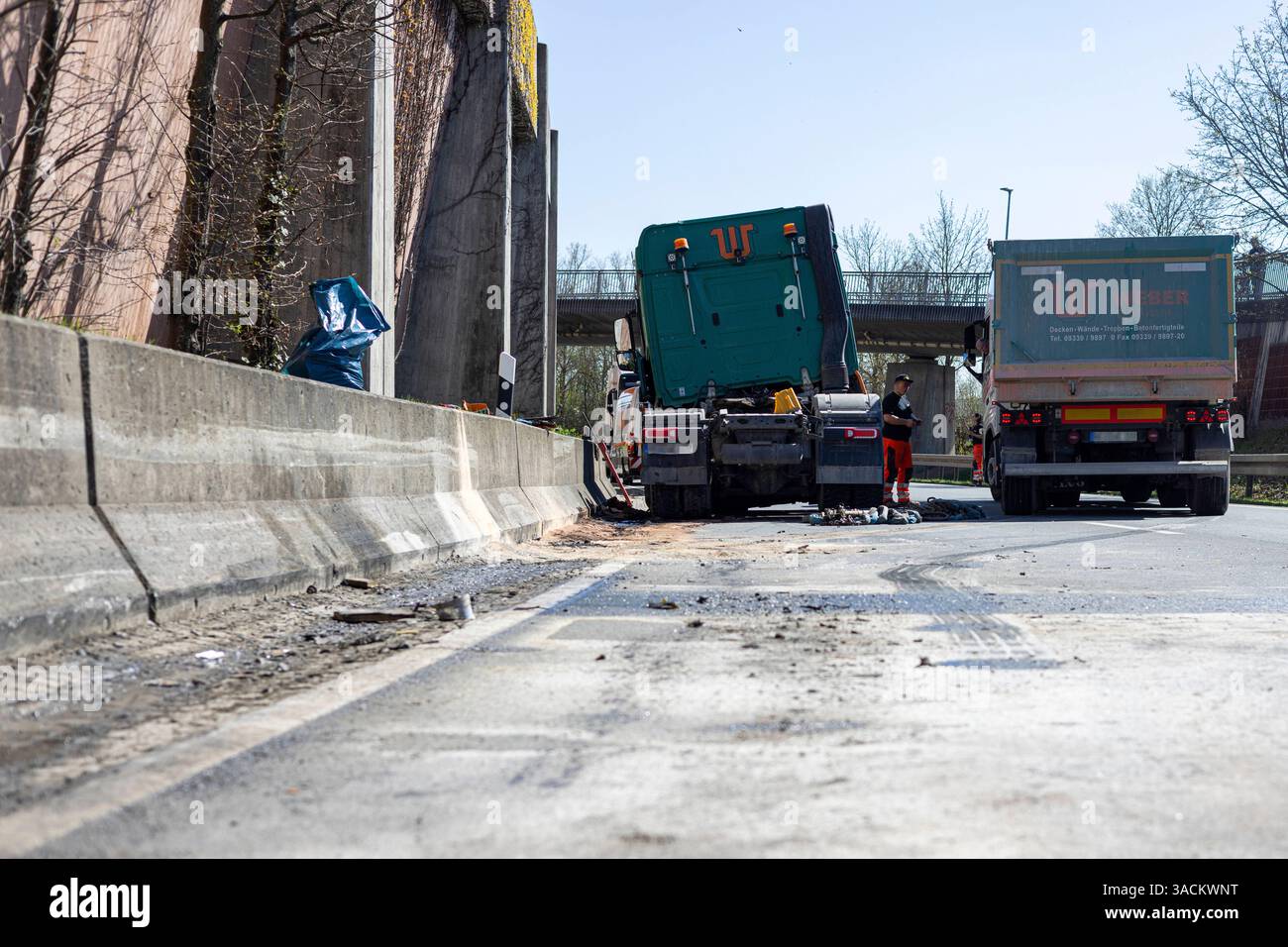 Retzbach/Zellingen, B27, 04.04.2025, Verkehrsunfall auf der B27 in Retzbach/Zellingen Bild ...