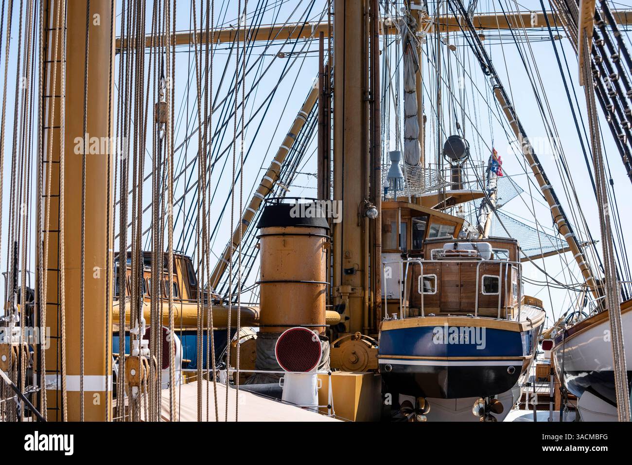 Ortona, Abruzzo, Italy. 4th Apr, 2025. Detail inside the Italian Navy ...