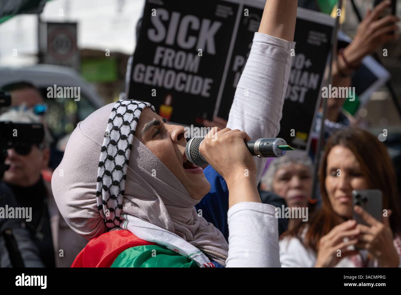 London, UK. 4 April, 2025. Supporters of Dr Swee Chai Ang, orthopaedic ...