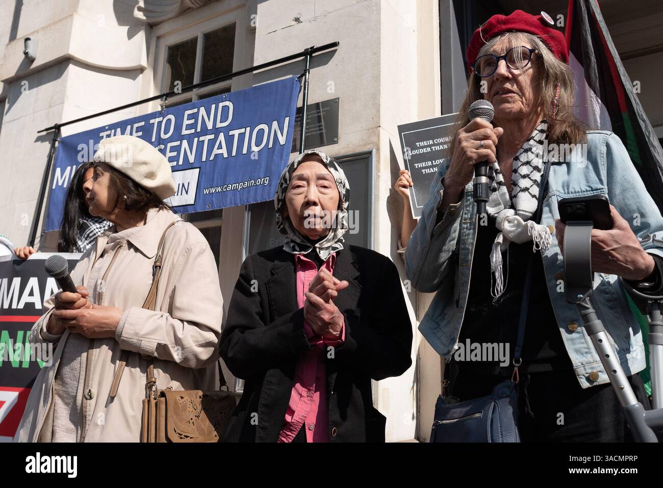 London, UK. 4 April, 2025. Supporters of Dr Swee Chai Ang, orthopaedic ...
