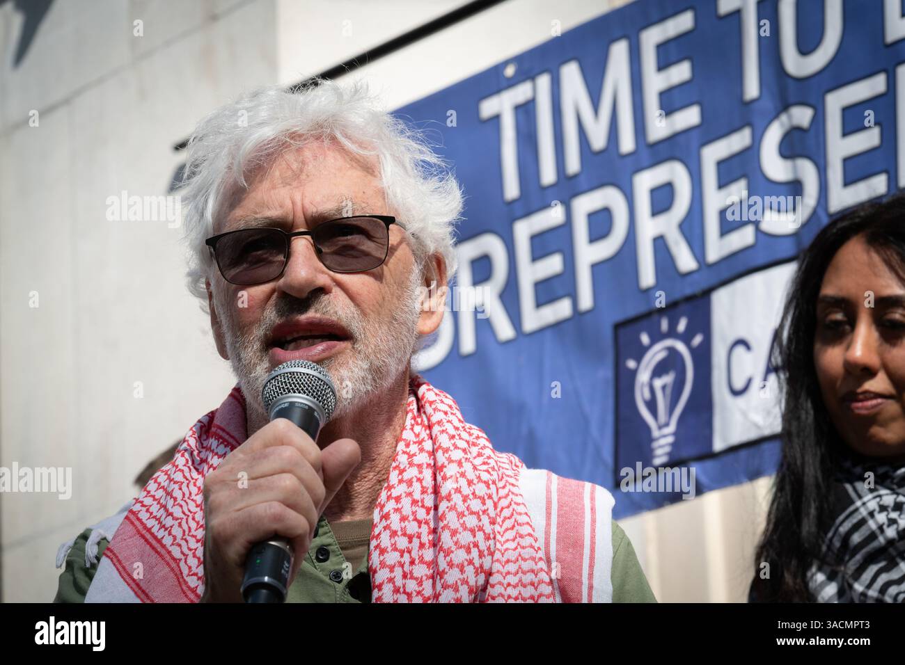 London, UK. 4 April, 2025. Supporters of Dr Swee Chai Ang, orthopaedic ...