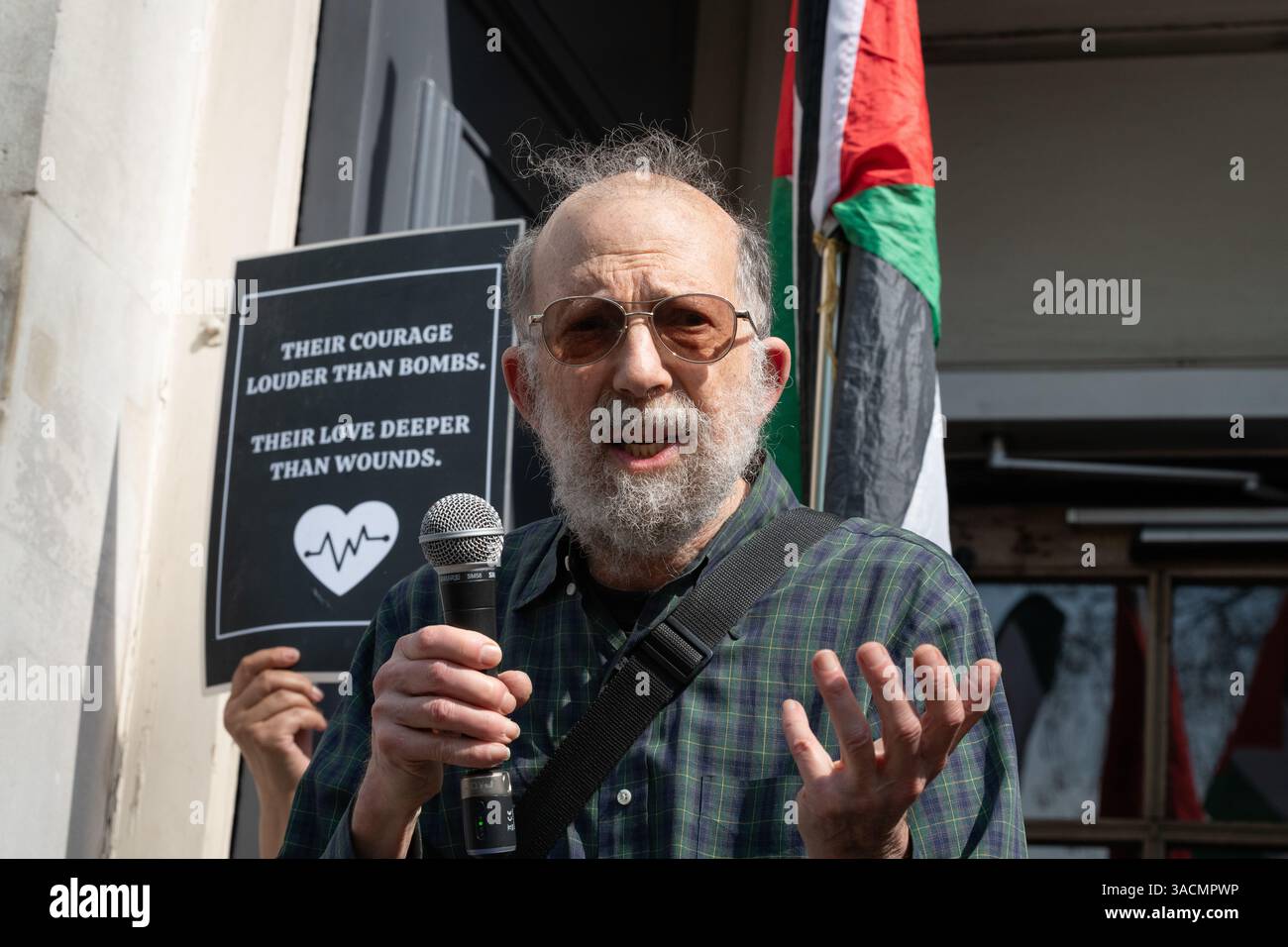London, UK. 4 April, 2025. Supporters of Dr Swee Chai Ang, orthopaedic ...