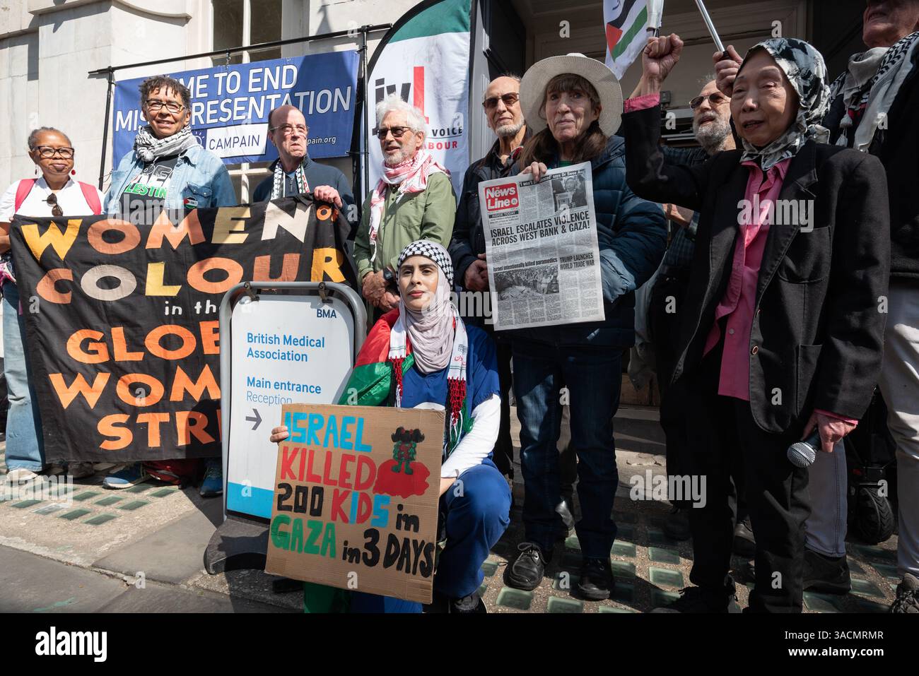 London, UK. 4 April, 2025. Supporters of Dr Swee Chai Ang, orthopaedic ...